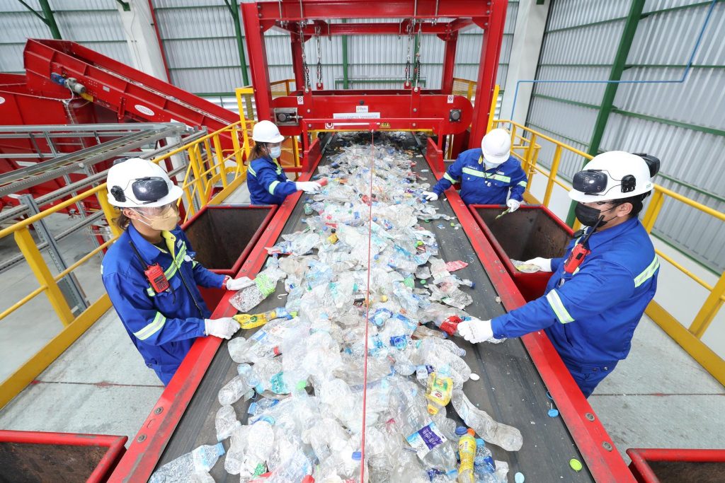 ครั้งแรกของไทย! กับนวัตกรรมของ GC Group เม็ดพลาสติกรีไซเคิลคุณภาพสูง ...